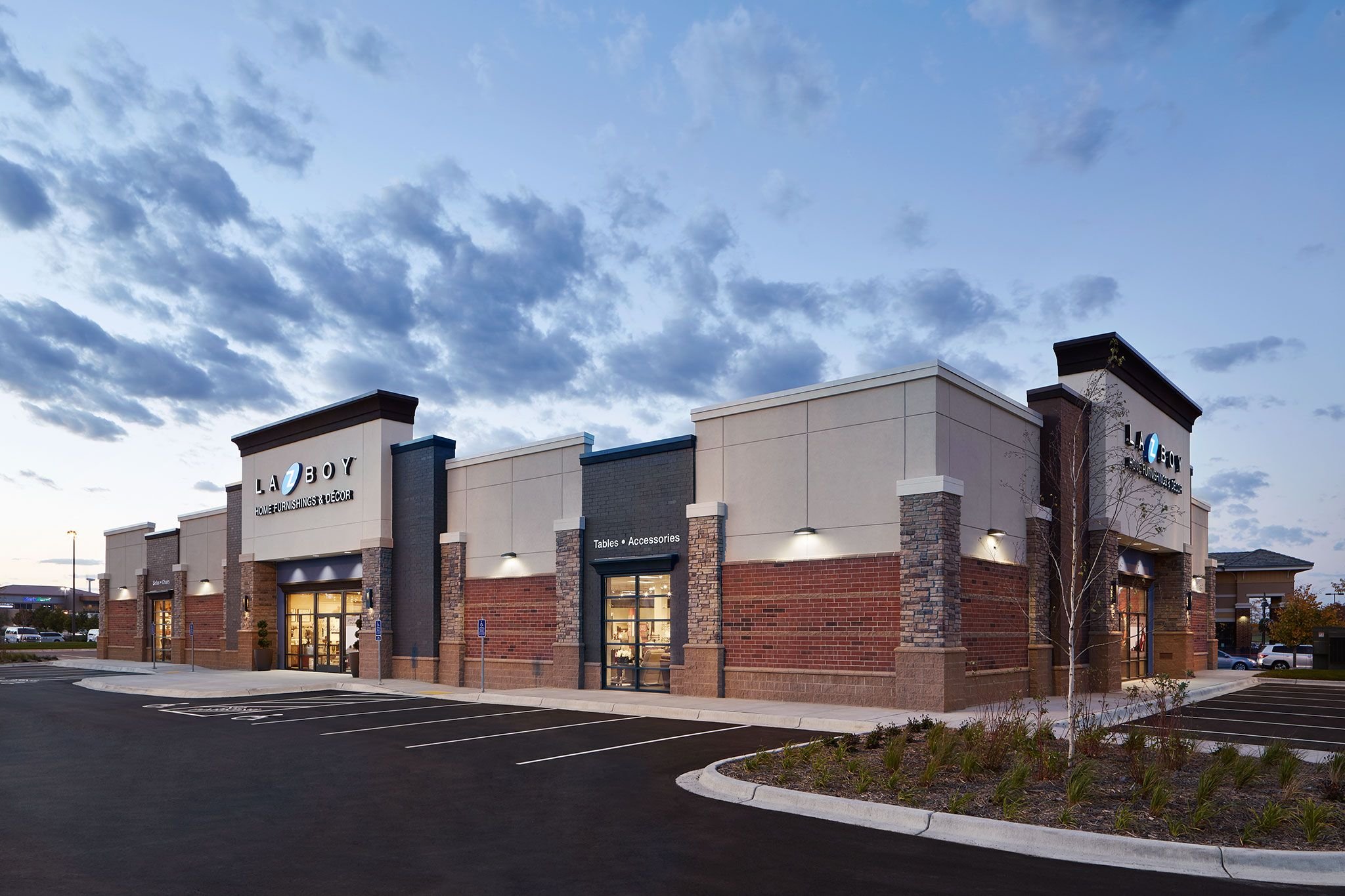 La-Z-Boy Vs. Rooms To Go: Differences You Should Know